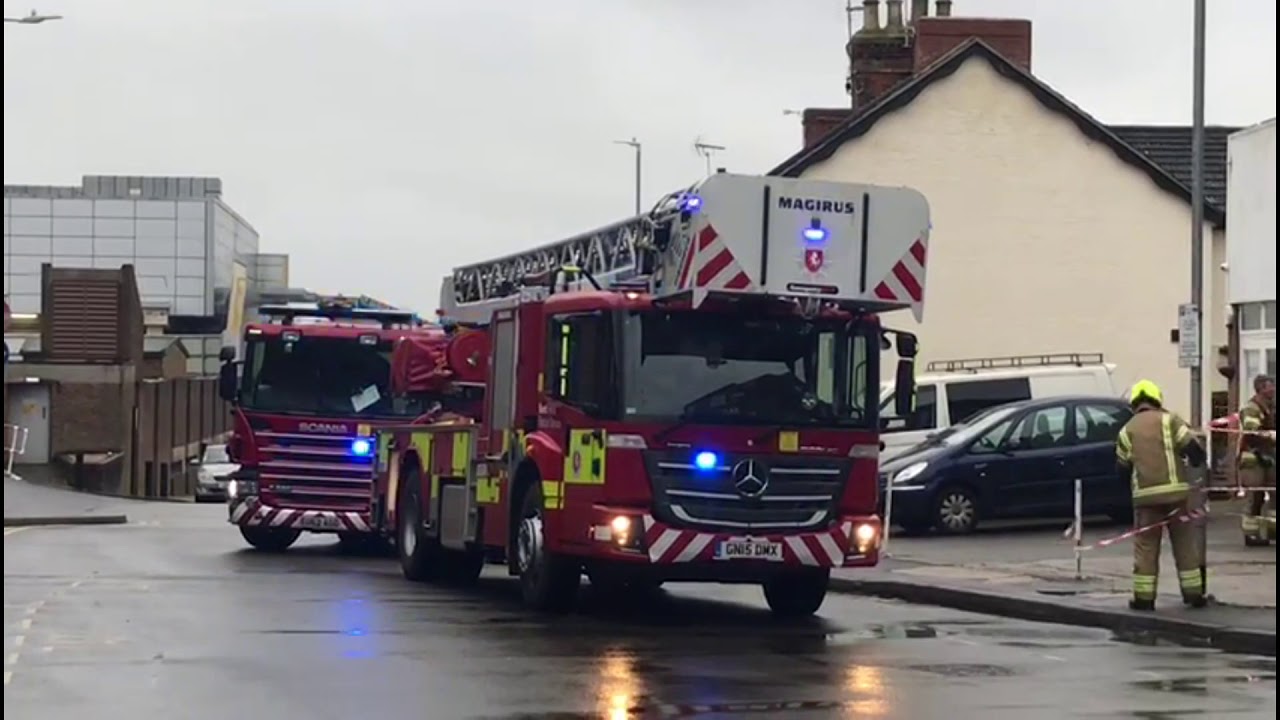 Kent Fire & Rescue Turntable ladder and Pump on scene. - YouTube