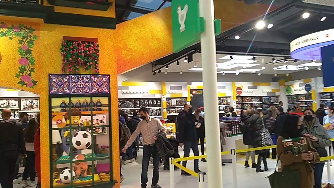 Visita a la Flagship Lego Store de Barcelona - YouTube