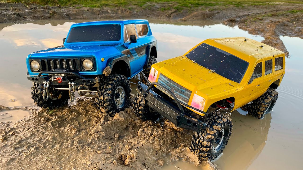 RC Yellow truck 4x4 mudding race and fun challenge - YouTube