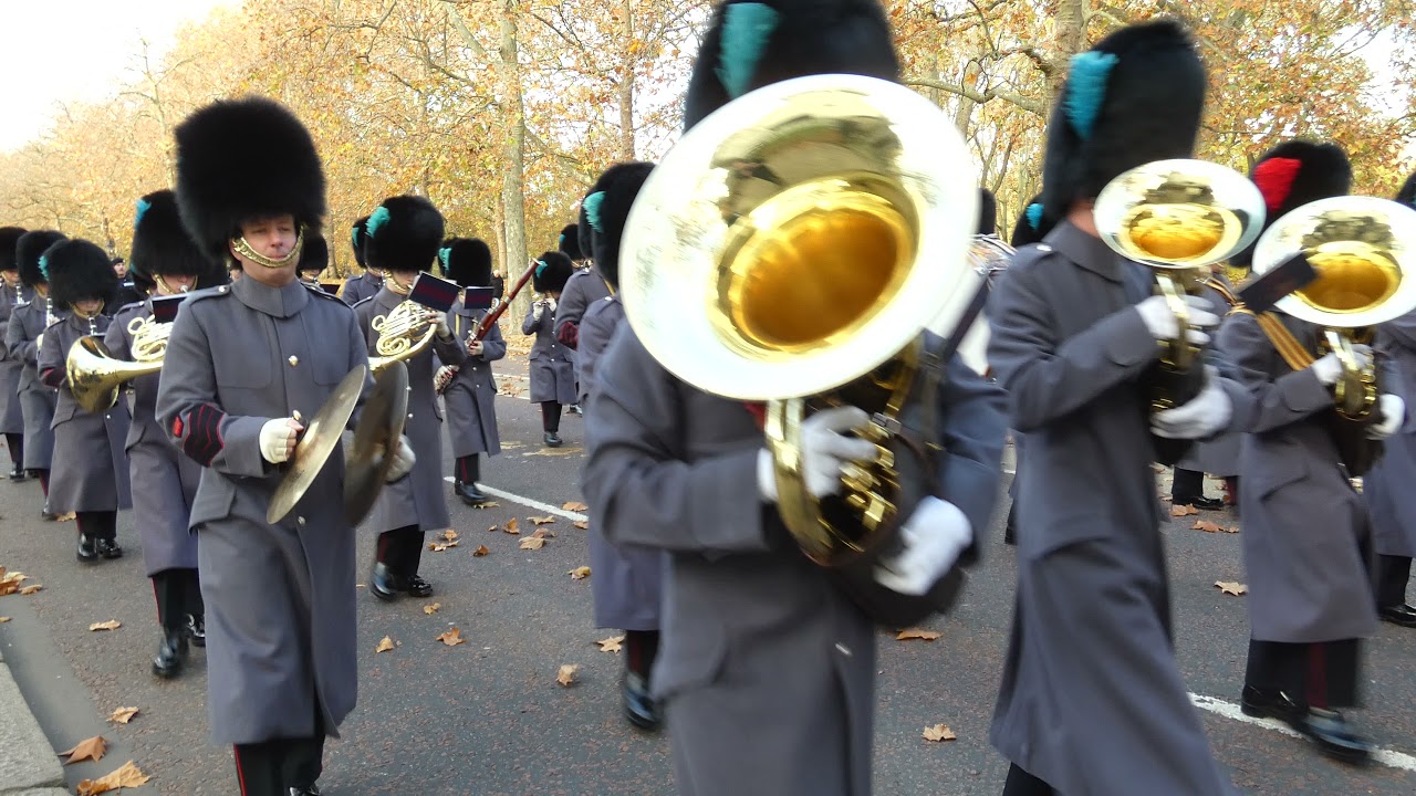 The Band of the Irish Guards and The Royal Tank Regiment - YouTube