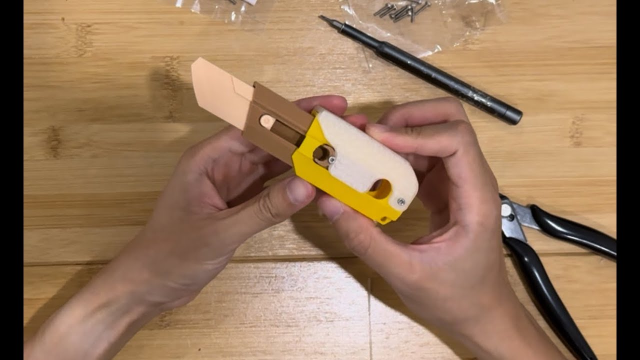 3D print 3 stage gravity knife fidget toy - YouTube