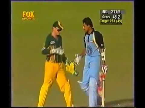 Great Fielding From Andrew Symonds - YouTube