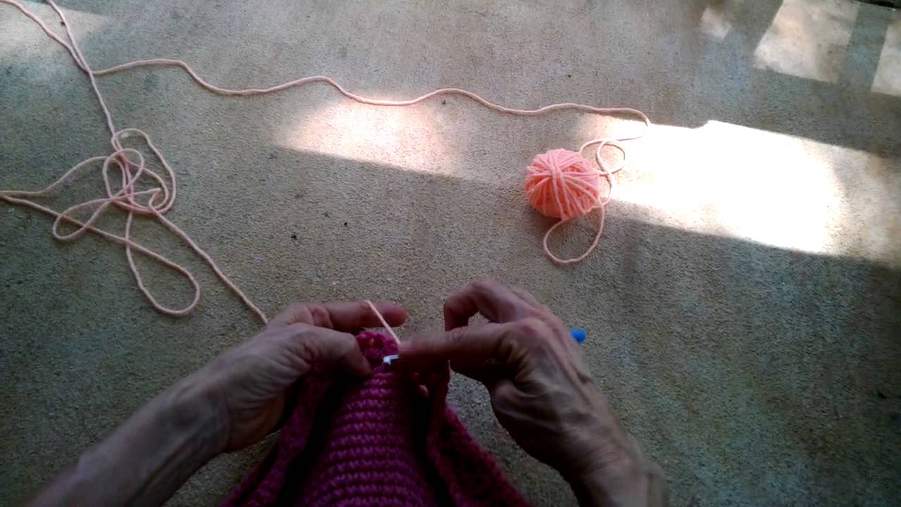 Puff stitch for graphic cat paws - YouTube