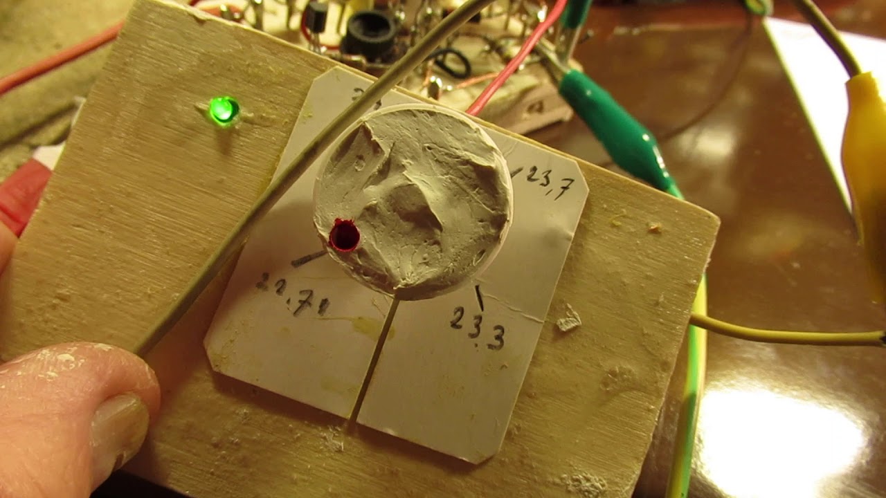 Schmitt Trigger voltage switch sensing & switching on 1/100 of a volt ...