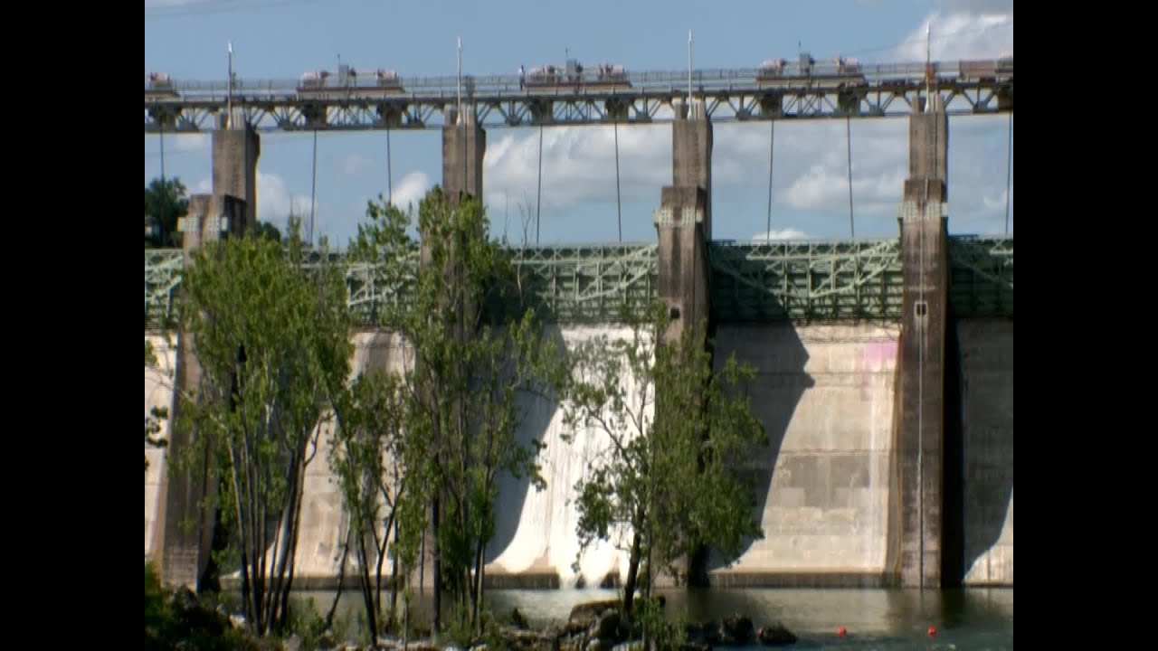 Floodgates open at Tom Miller Dam - YouTube