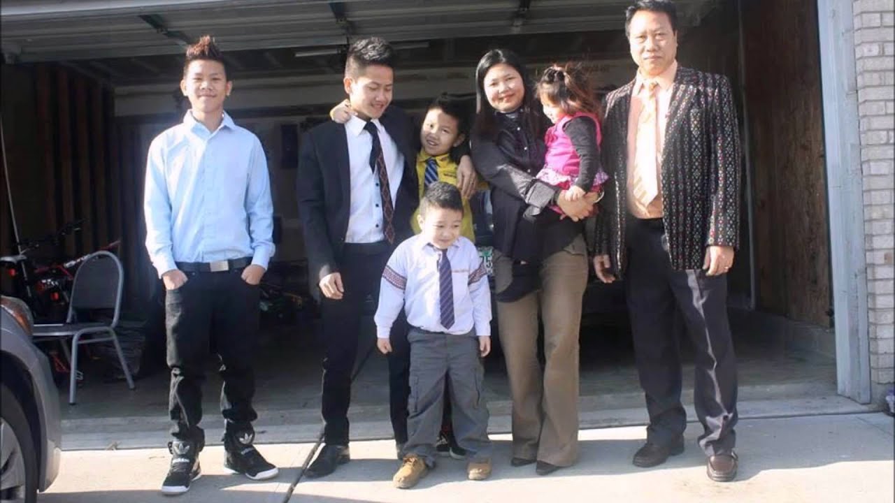 Far Men Par Christmas Hla - YouTube