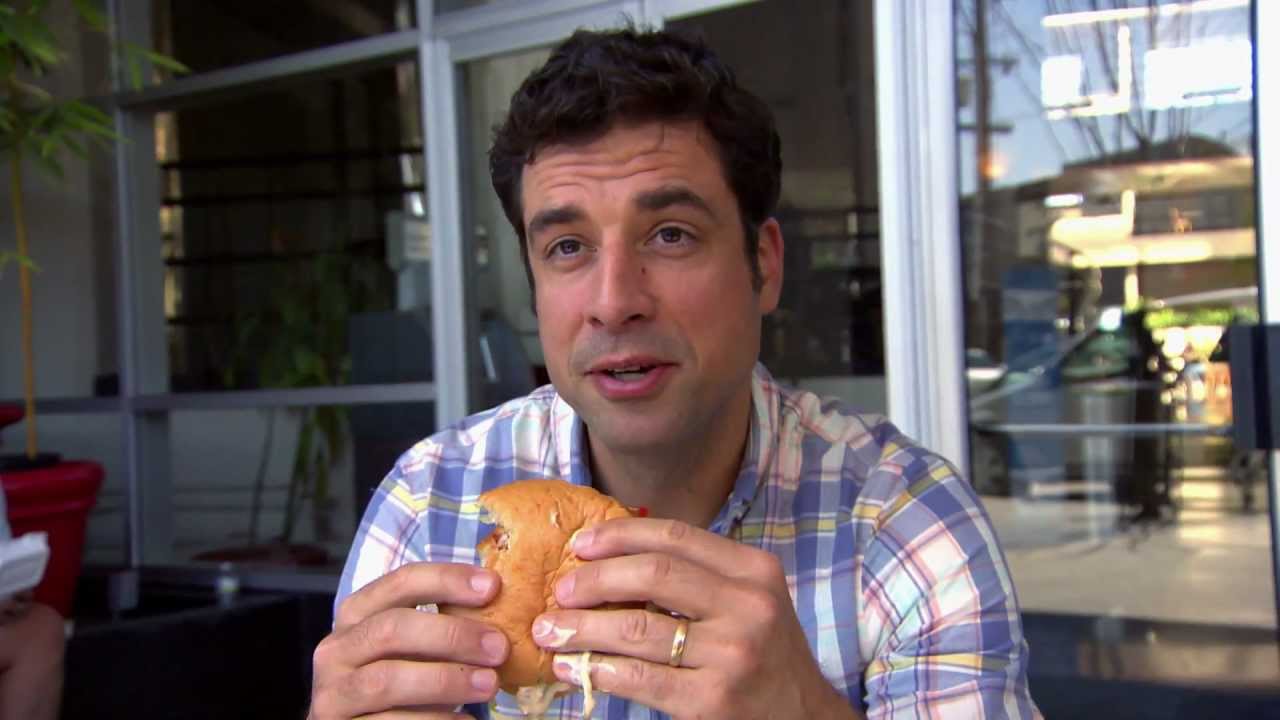 Sam's ChowderMobile - Eat St. Season 4 - YouTube