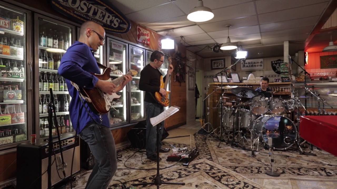 Joe DeRose and Amici LIVE at Antipastos - Smiles for Miles - YouTube