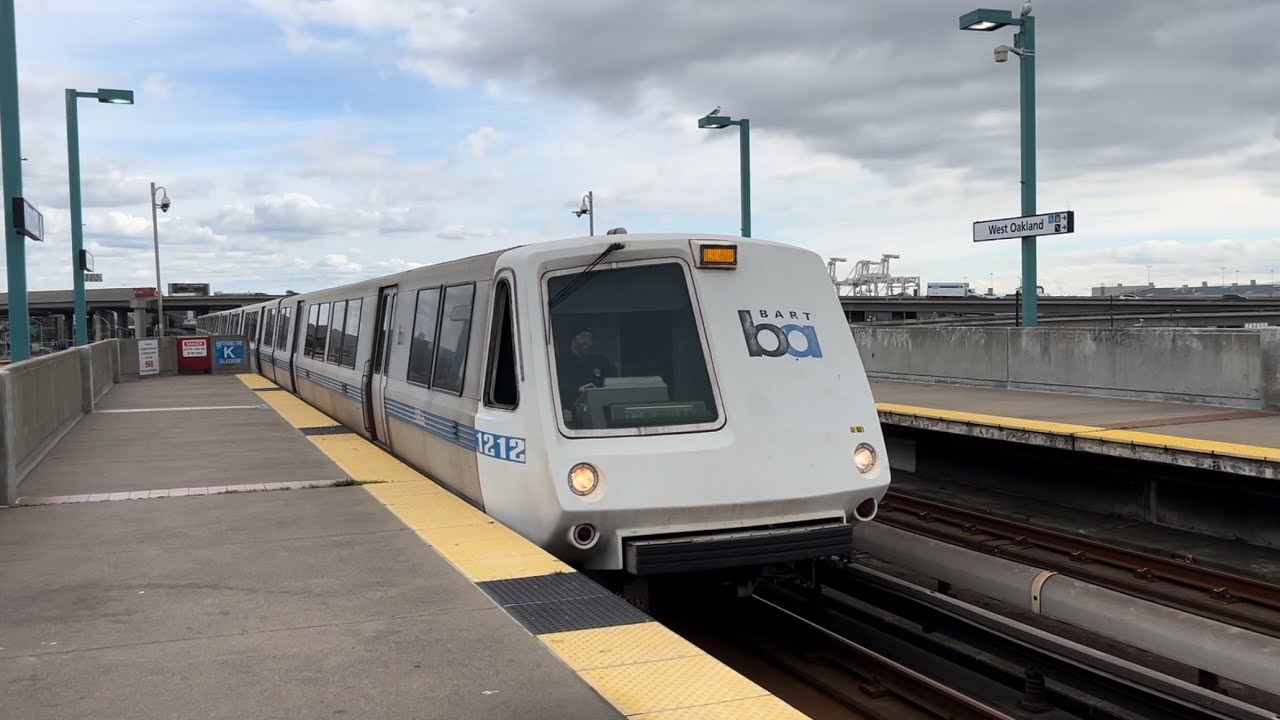 Bart Legacy Fleet 6-Car Daly City Train with Rohr A Car 1212 Arriving ...