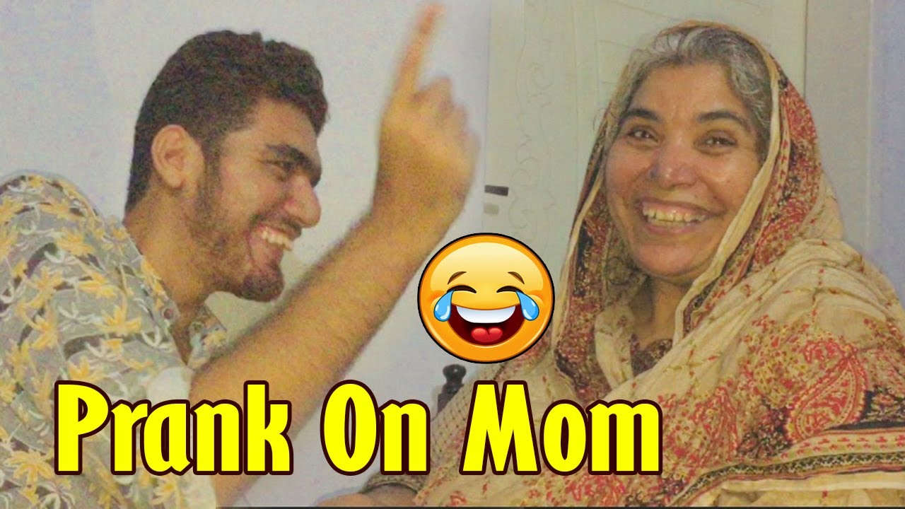 Prank On Mom Mom Very Happy New Prank Video Ami Say Mazak Kiya