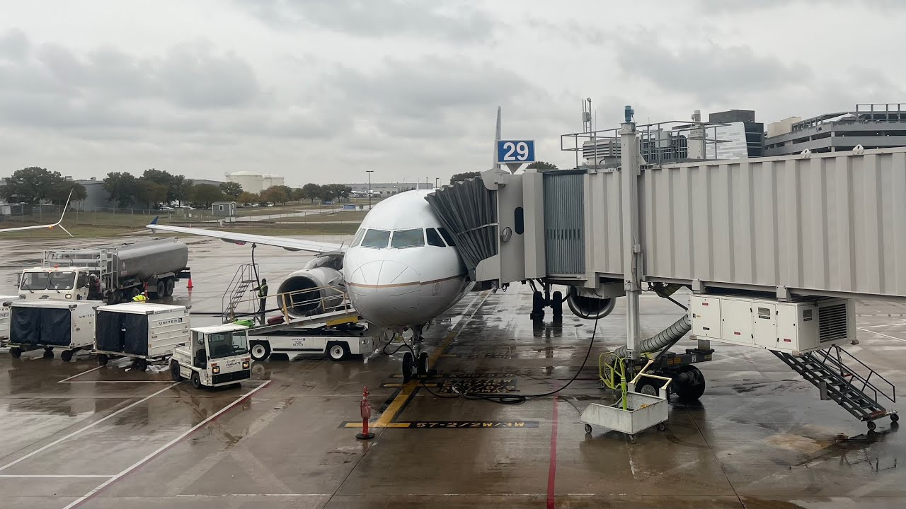 IAD-AUS on the United A320 - YouTube