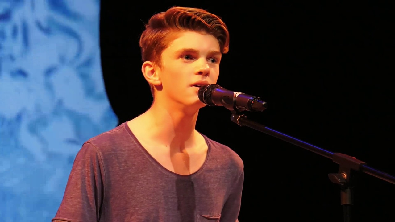 MASH UP – VARIOUS ARTISTS performed by RODDY RYAN at Open Mic UK ...