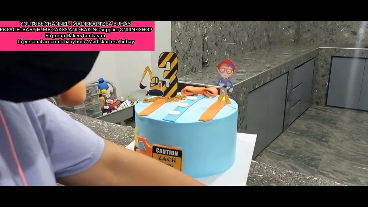 BLIPPI CAKE DESIGN WITH FONDANT TOPPER - YouTube