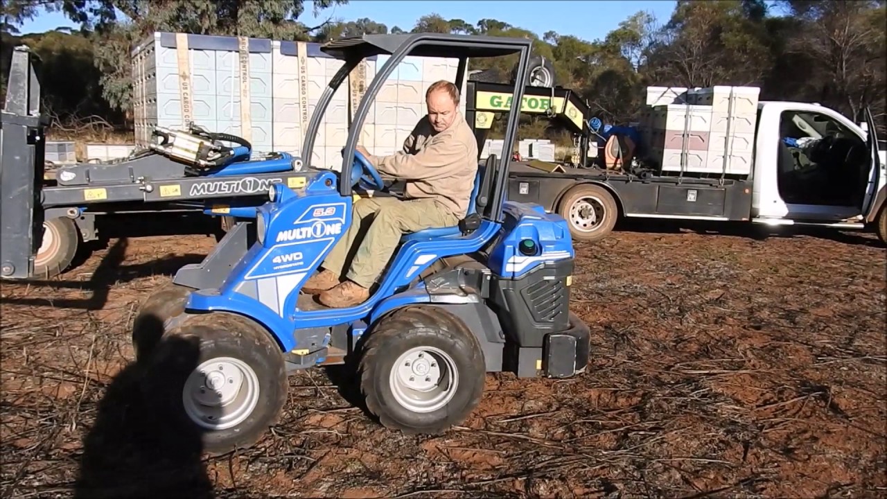 Beekeepers Multione Miniloader - YouTube