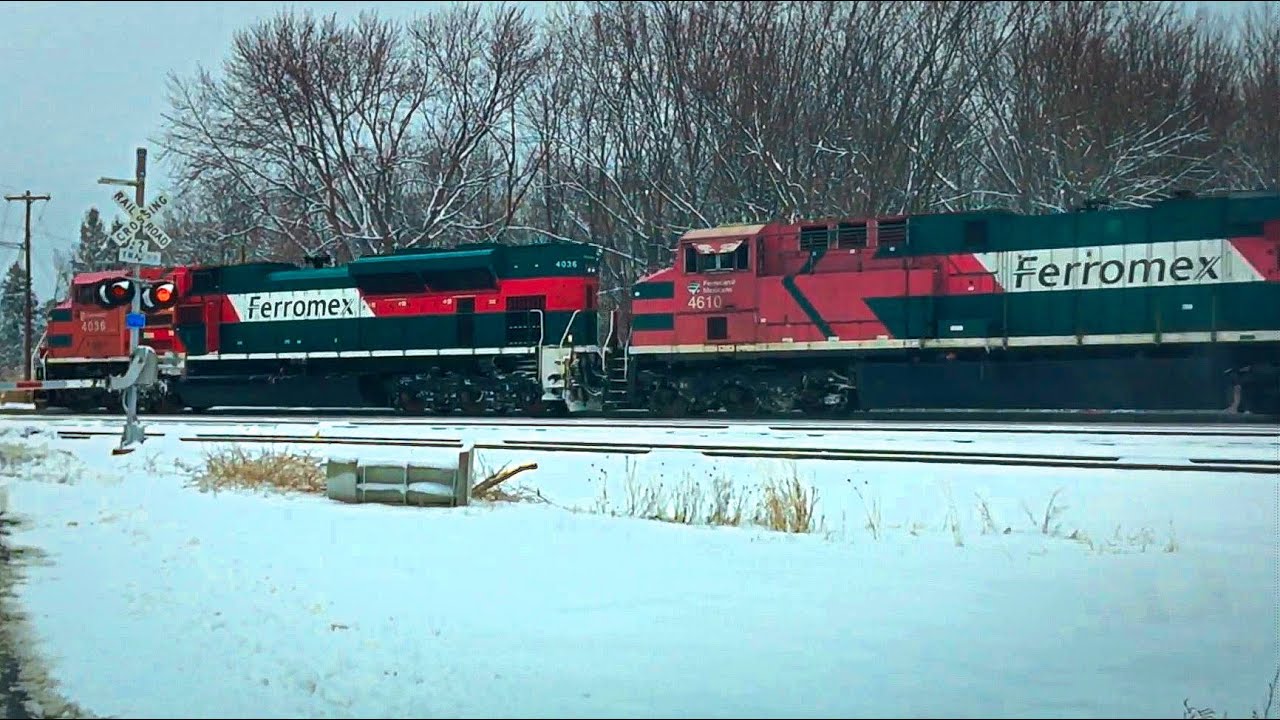 Ferromex Train Meets Trash Train - YouTube