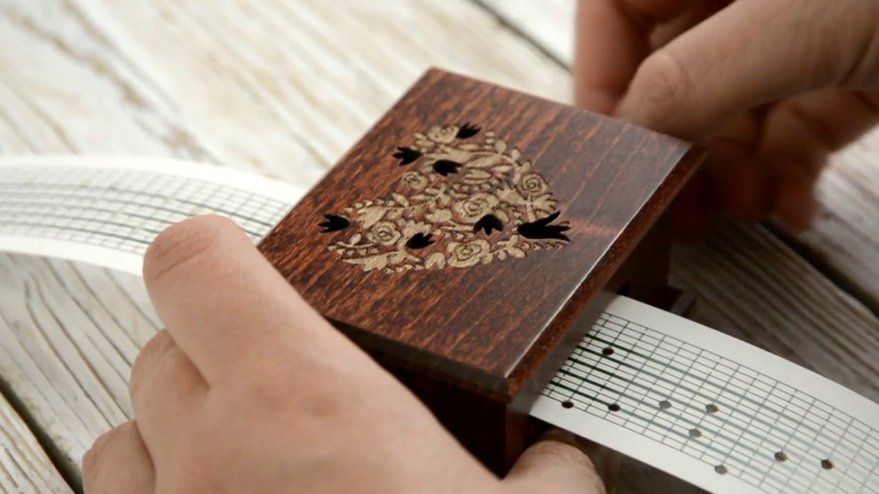 Tim Burton Corpse Bride - Victor's Piano Solo - music box - YouTube