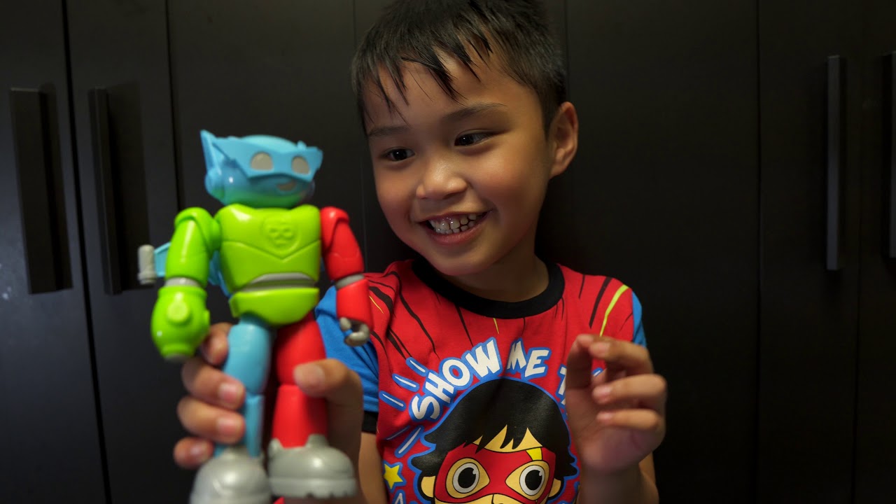 Unboxing Ryan's World Super Surprise Safe Toy - YouTube