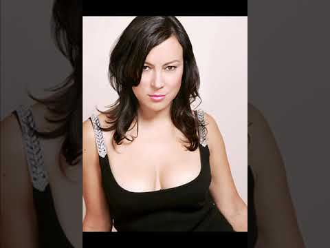 the stunning jennifer tilly