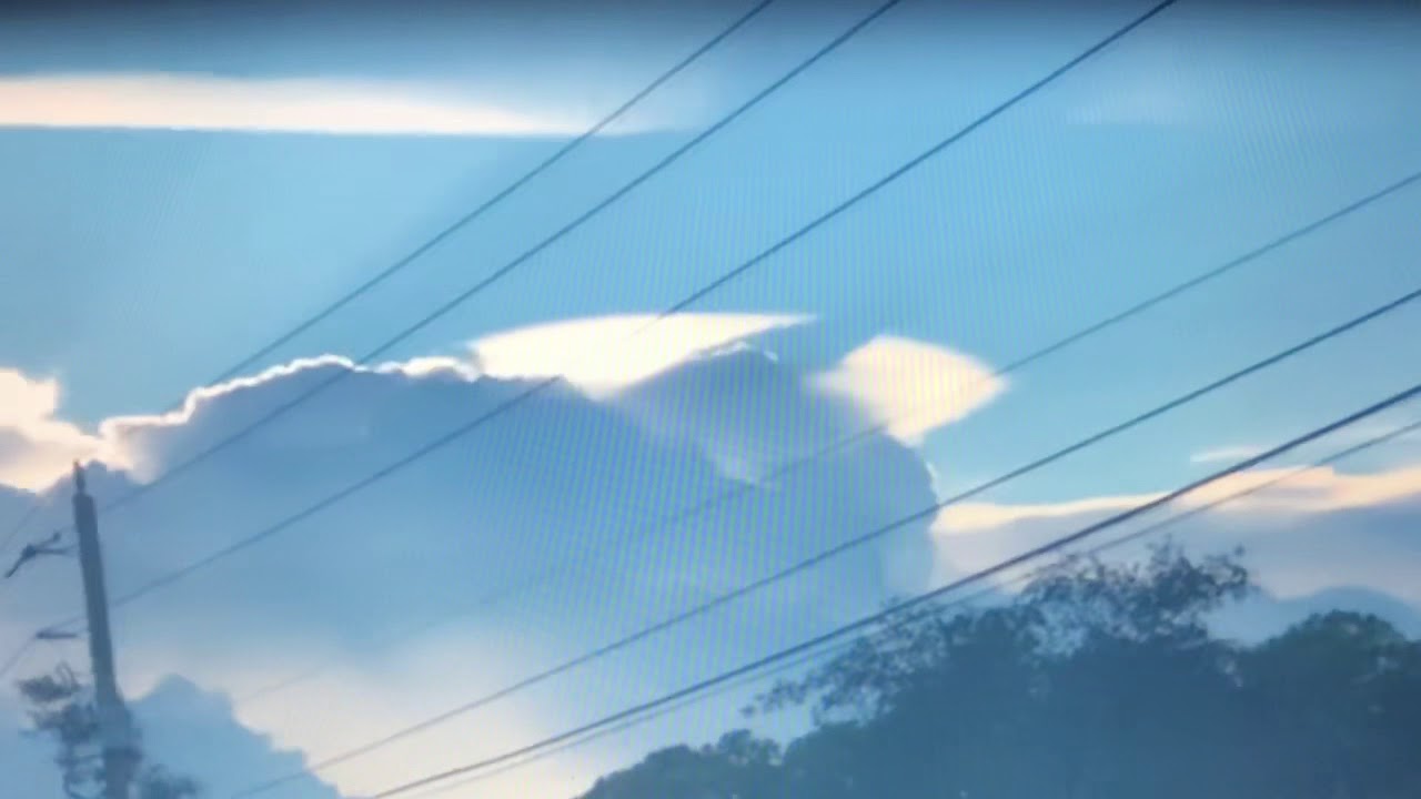 8-18-18~RECTANGULAR CLOUDS?!CLOAKED UFO CAUGHT ON CAMERA CREATING WAKE ...