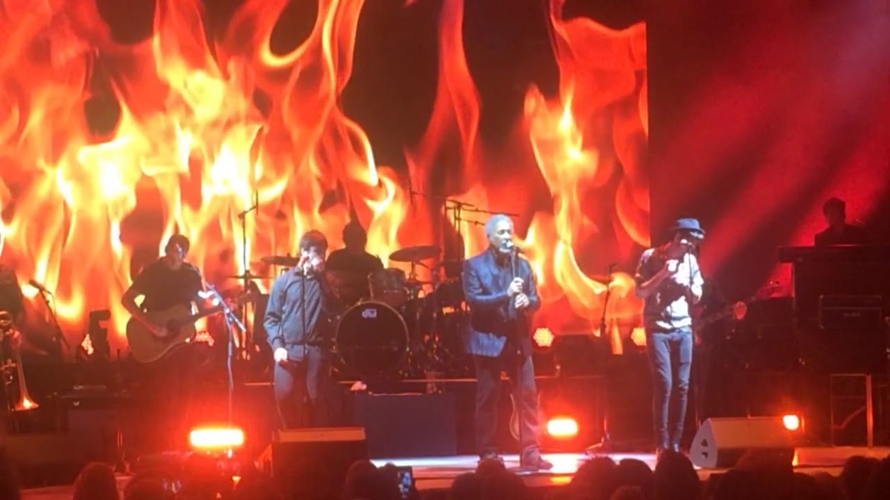 Tom Jones- Ring of Fire - YouTube