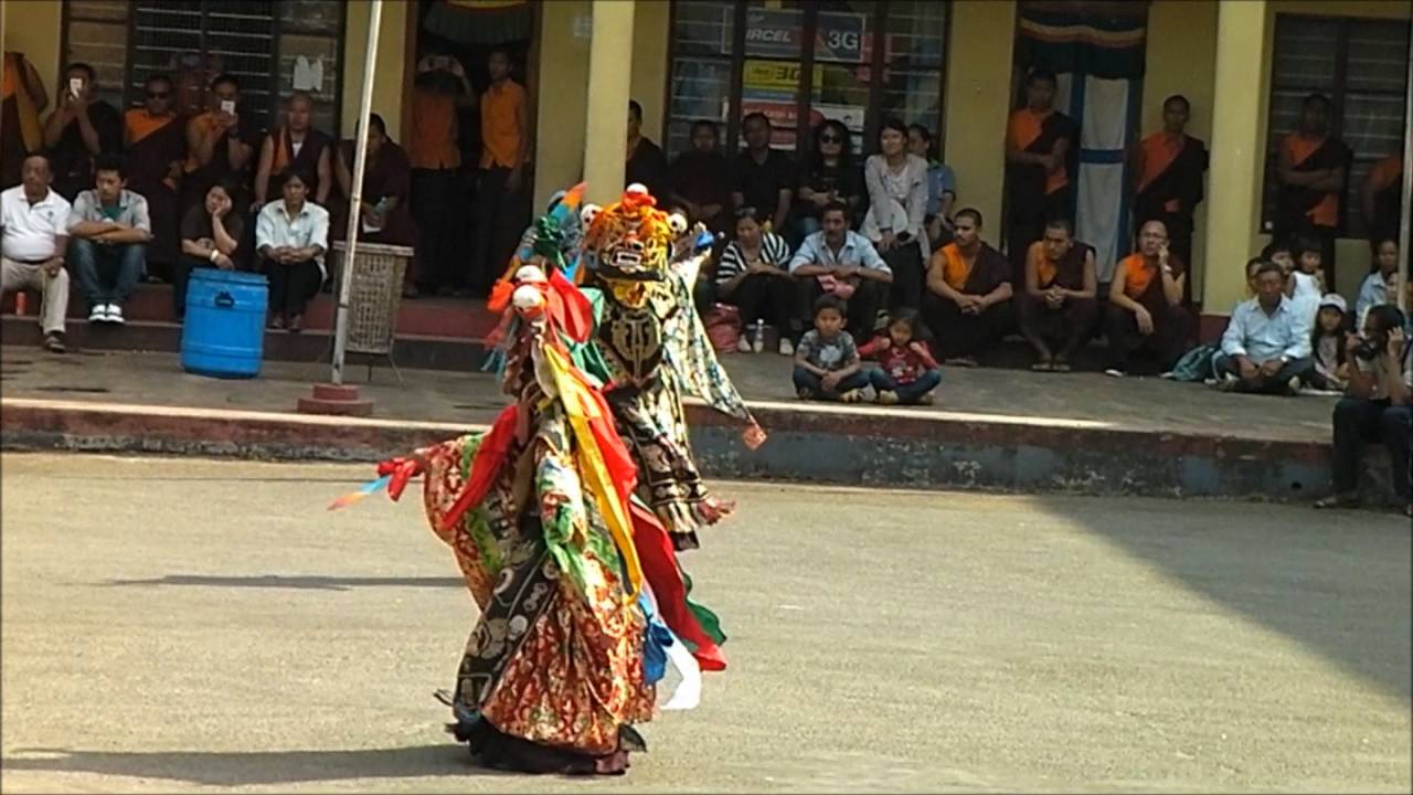Lama Dance - YouTube