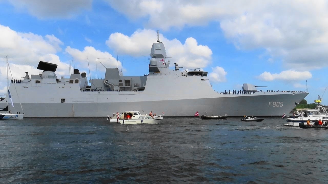 Sail-In 2025 Amsterdam: Marineschip Zr.Ms. Evertsen - F805 op het ...