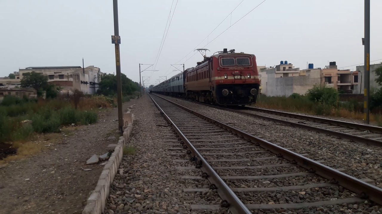 Red BRC WAP4 leading Paschim SF Express - YouTube