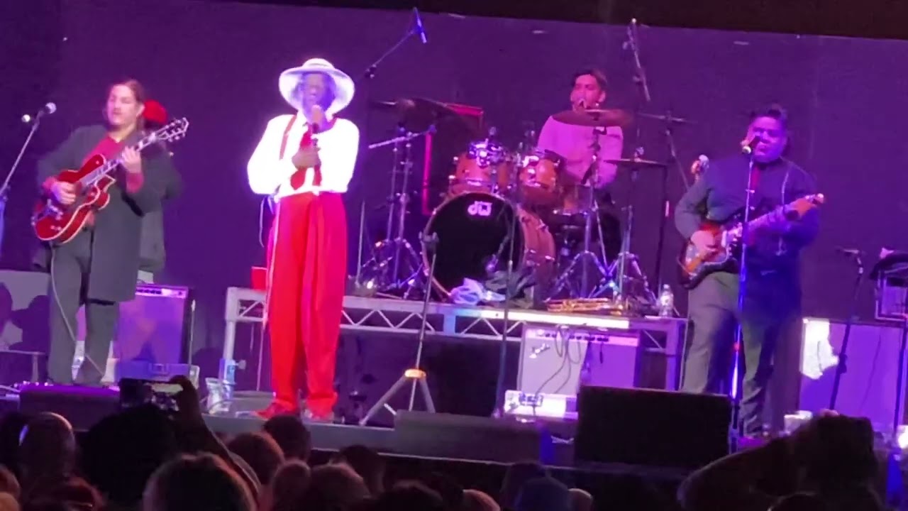 Brenton Wood “Me and You” Live 2022 Los Angeles - YouTube