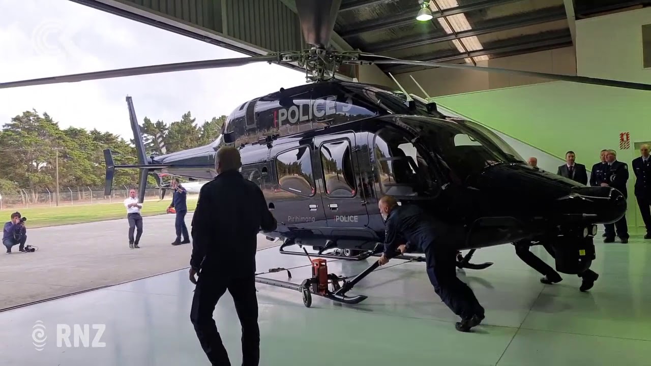 Boy racers in sights of Christchurch's new Eagle helicopter - YouTube