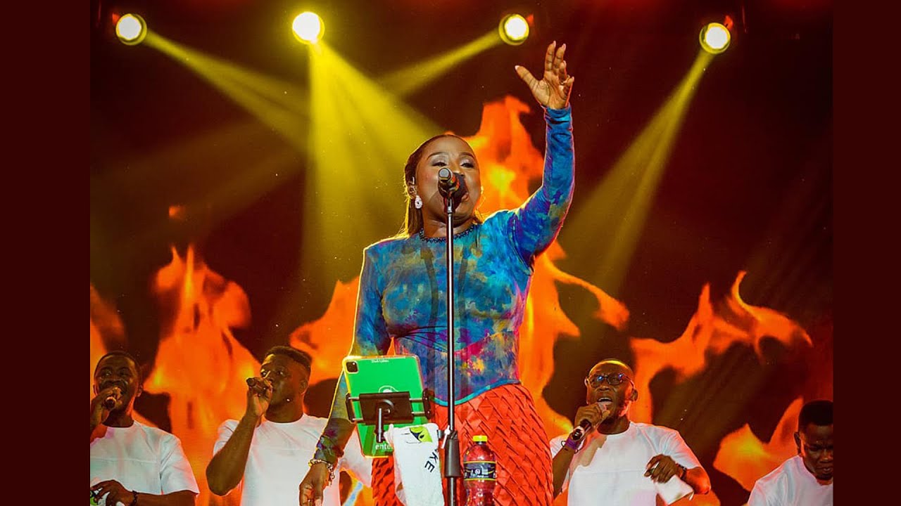 Diana Hamilton's Splendid Ministration at the Awake Experience - YouTube