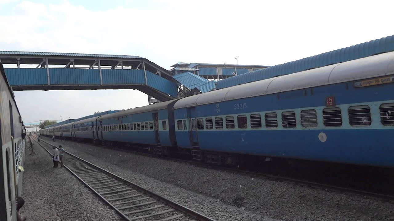 16382 Jayanthi Janatha Express - YouTube