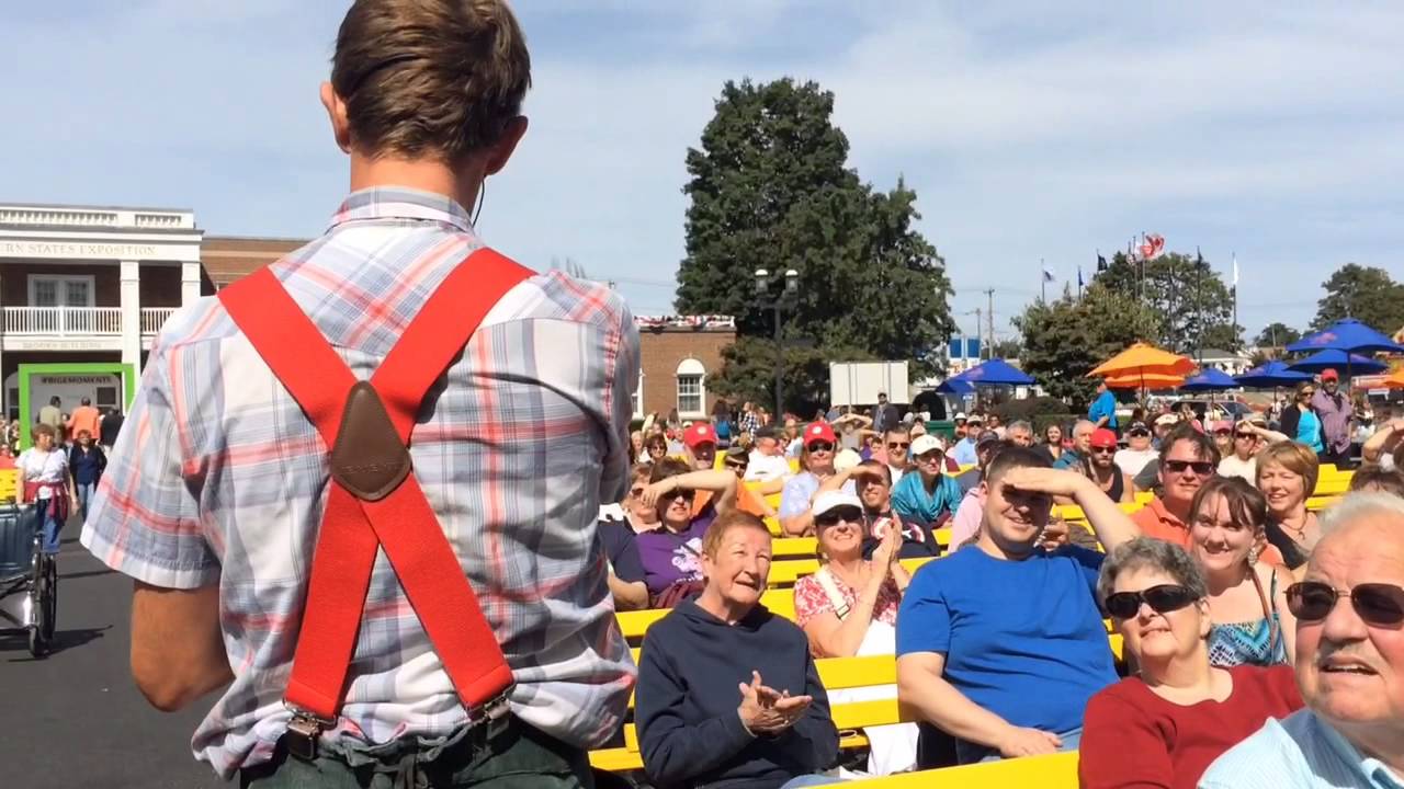 Watch Hilby, the Skinny German Juggle Boy taunt Big E Audience - YouTube