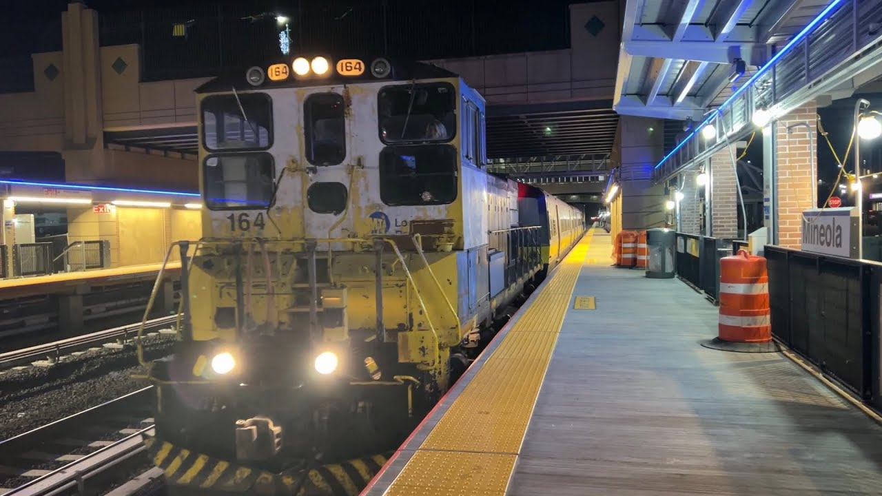 LIRR laser trains and NYAR RS51 and RS80 at Mineola - YouTube