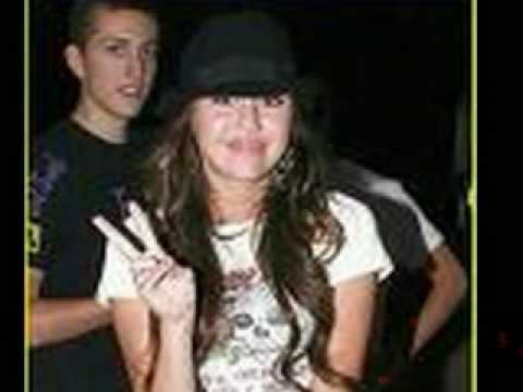 Miley Cyrus's Signature Peace Sign - YouTube
