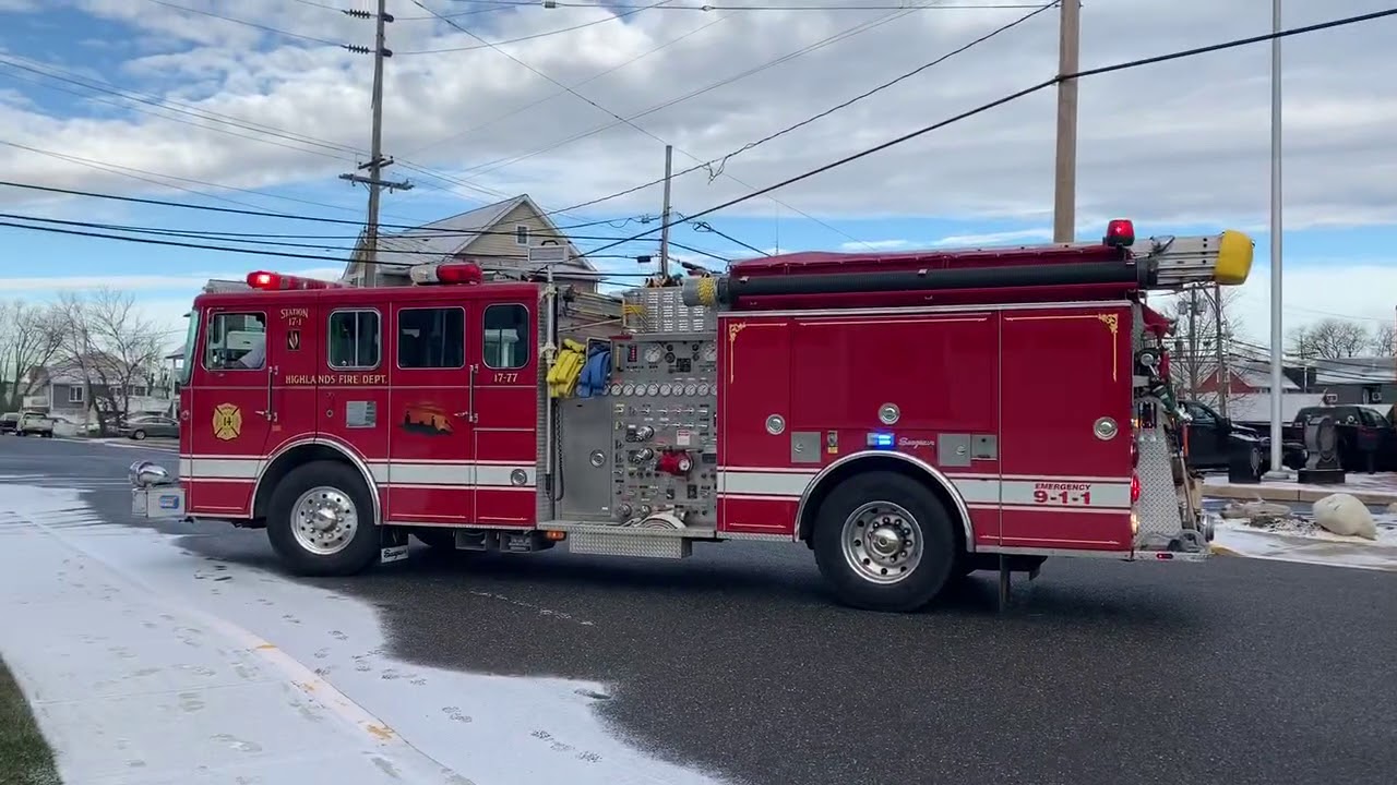 Highlands Fire Department 17-77 and 17-76 switching Bays - YouTube