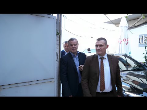 Altin Dumani te redaksia e gazetës KOHA JONE - YouTube