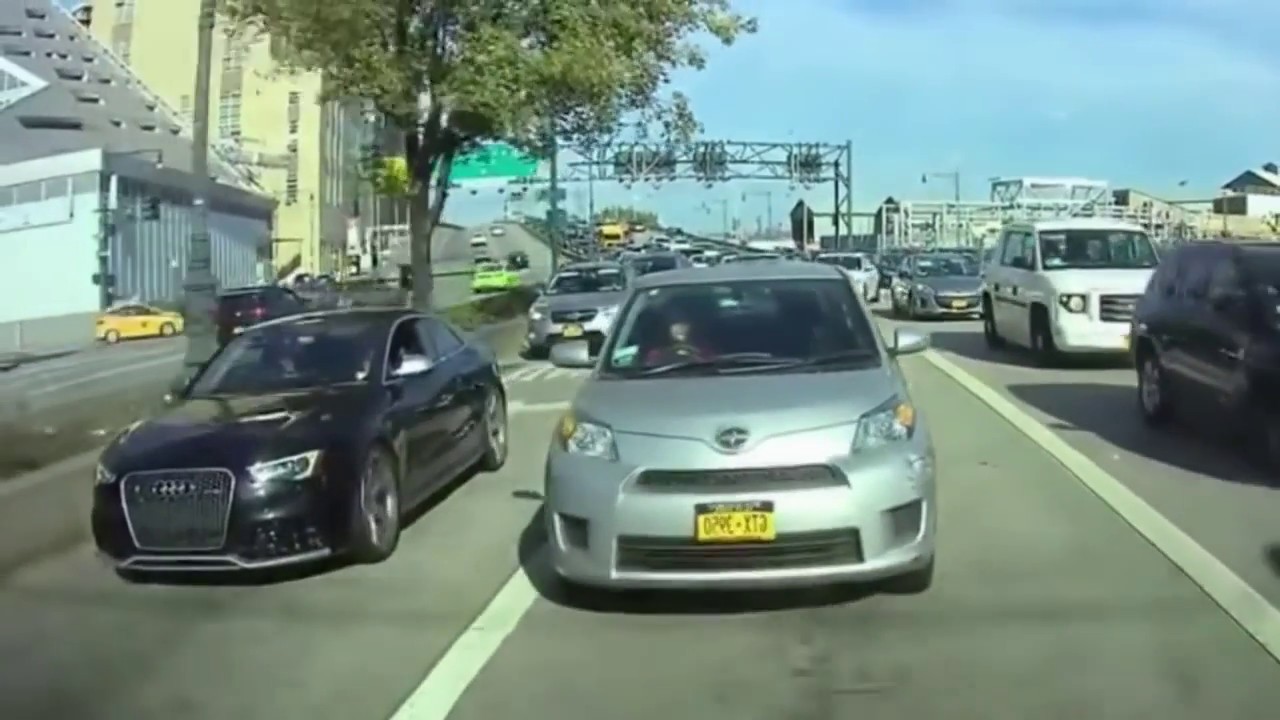 WORLD'S MOST SCARY WOMEN DRIVERS // CRAZY WOMEN // DRIVING FAILS 2017 ...