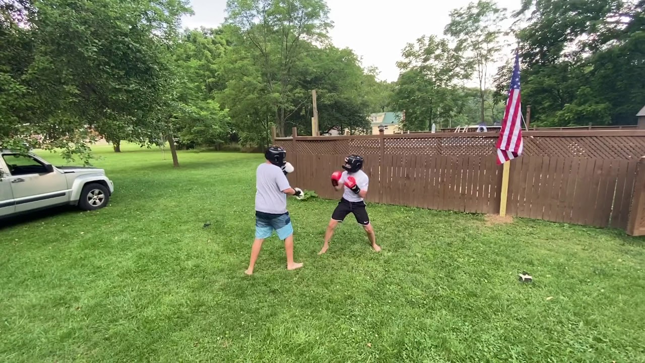 Me V. Ryde Backyard Boxing Match Round 2 - YouTube