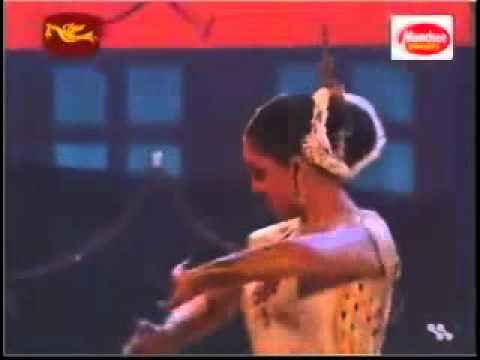 dilhani ekanayake dancing navel 001 - YouTube
