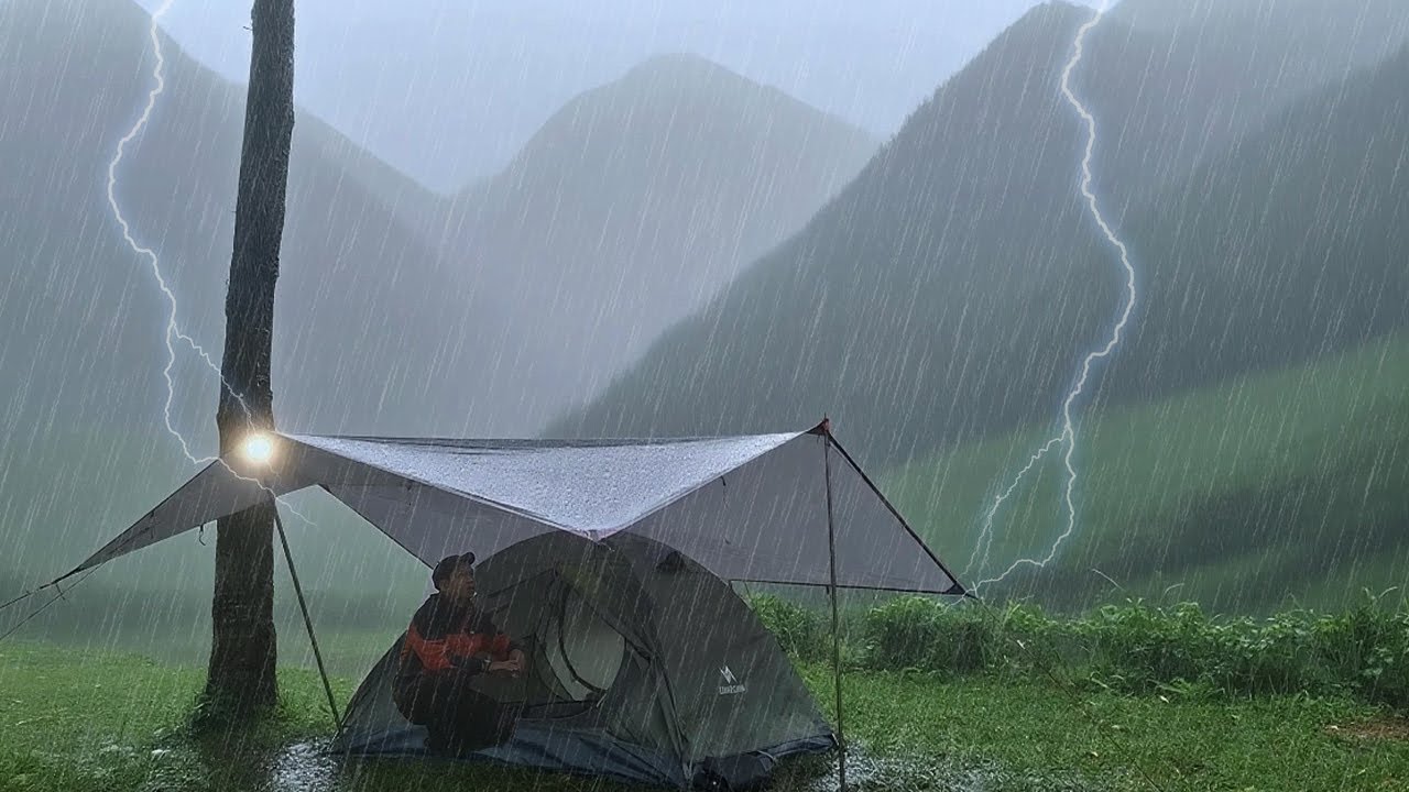 THE WORST RAIN STORM I'VE EVER EXPERIENCED ‼️ SOLO OVERNIGHT CAMPING ...