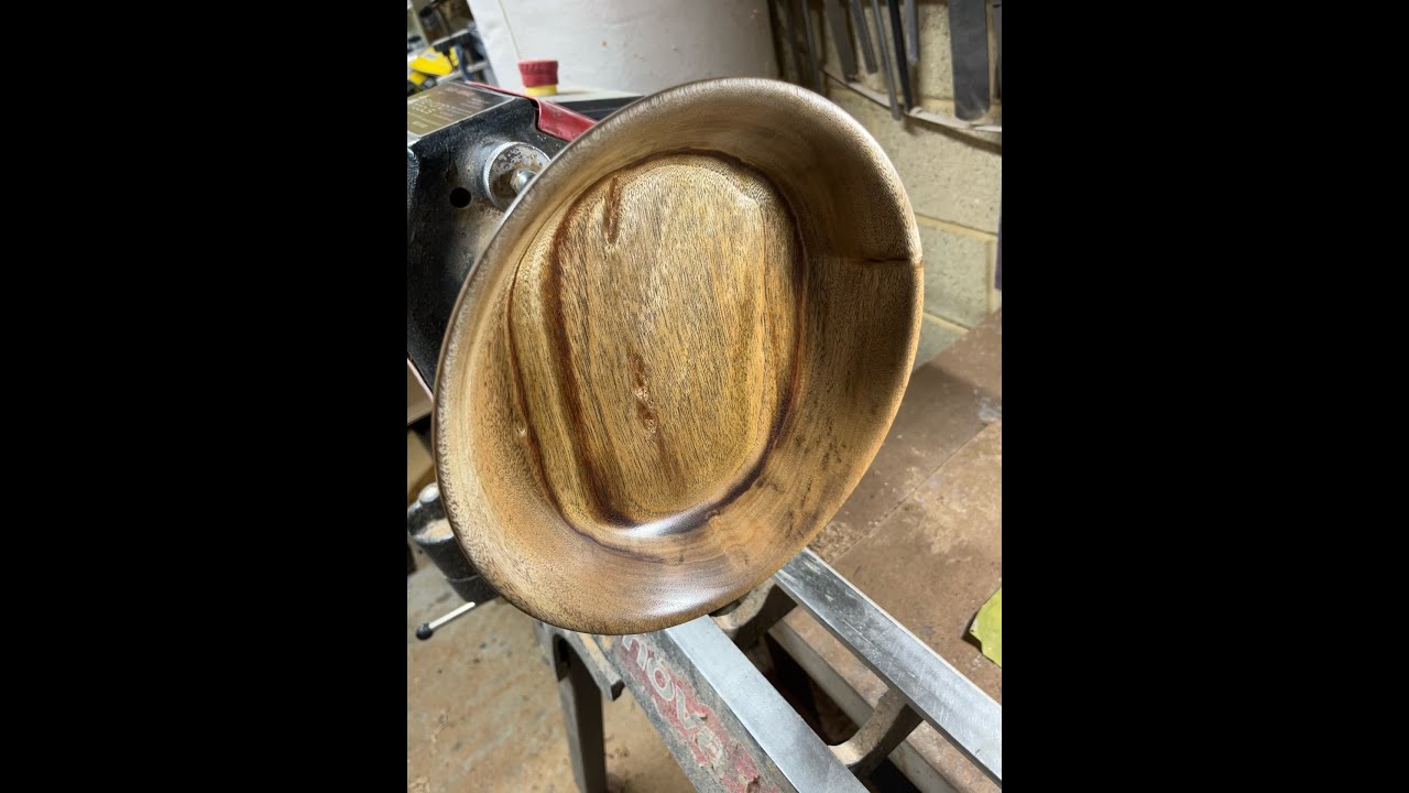 WOOD TURNING- How to turn a bowl in less than 45min - YouTube
