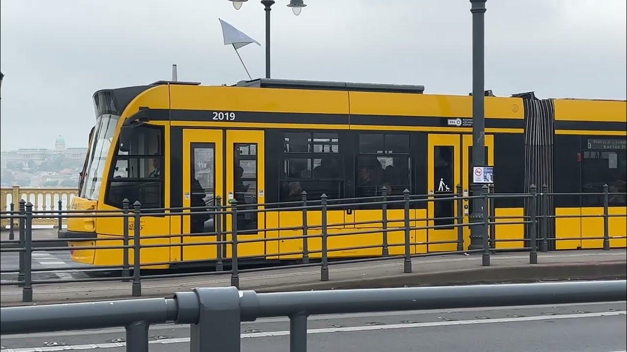 BKV SIEMENS COMBINO villamos kollekció Margit híd és budai hídfő / SIEMENS Straßenbahn / trams ...