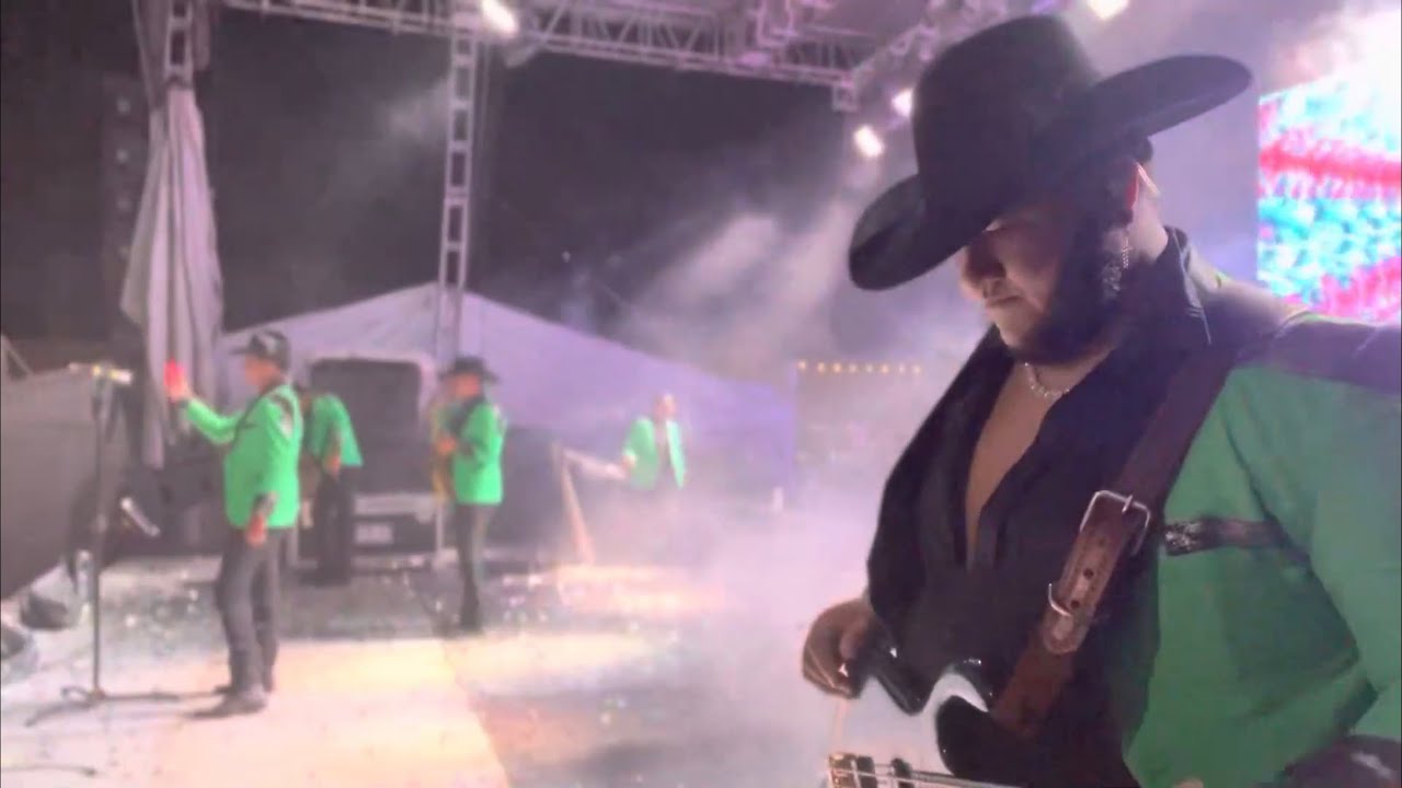 Adryan Moreno - La Hierba Se Movia / Conjunto Nube (Bass) - YouTube