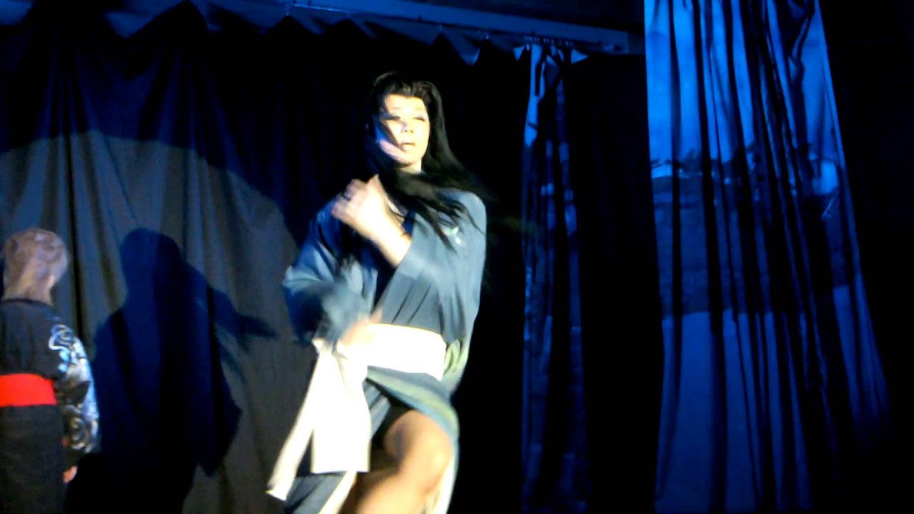 劇団暁 三咲暁人・隼人・鷹人 ♪プレイボーイ・ツイスト - YouTube