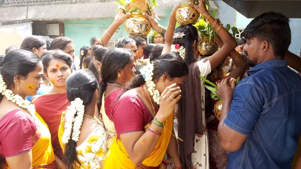 சக்தி கரகம் முன்பு பெண்களுக்கு அம்மன் அருள் வந்து ஆவேச ஆட்டம் || Pengal ...
