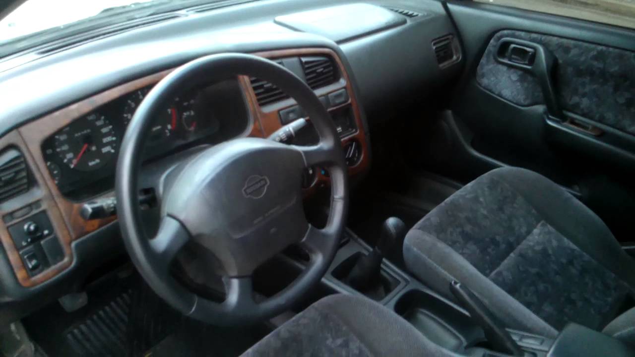 Nissan Primera GXE 1999 - YouTube