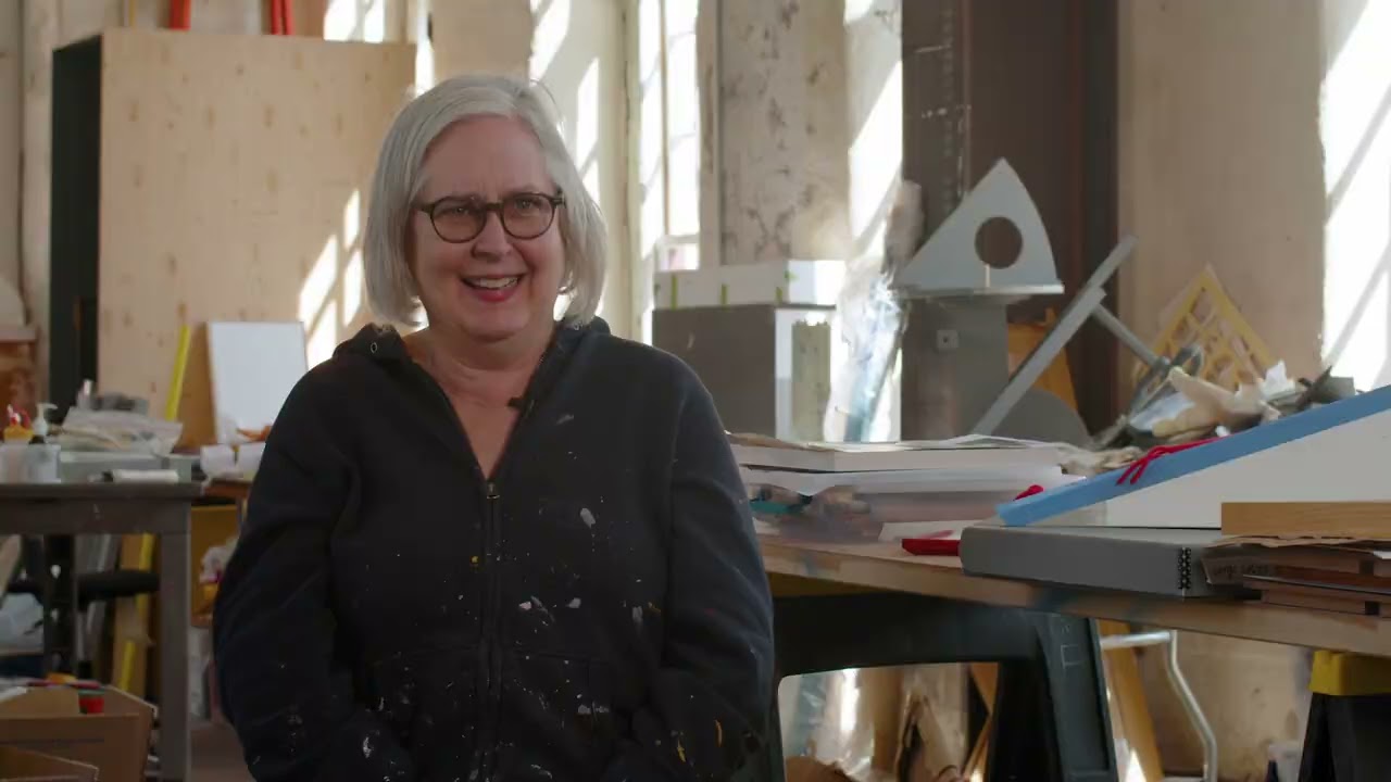 Amy Yoes burns her own art - YouTube