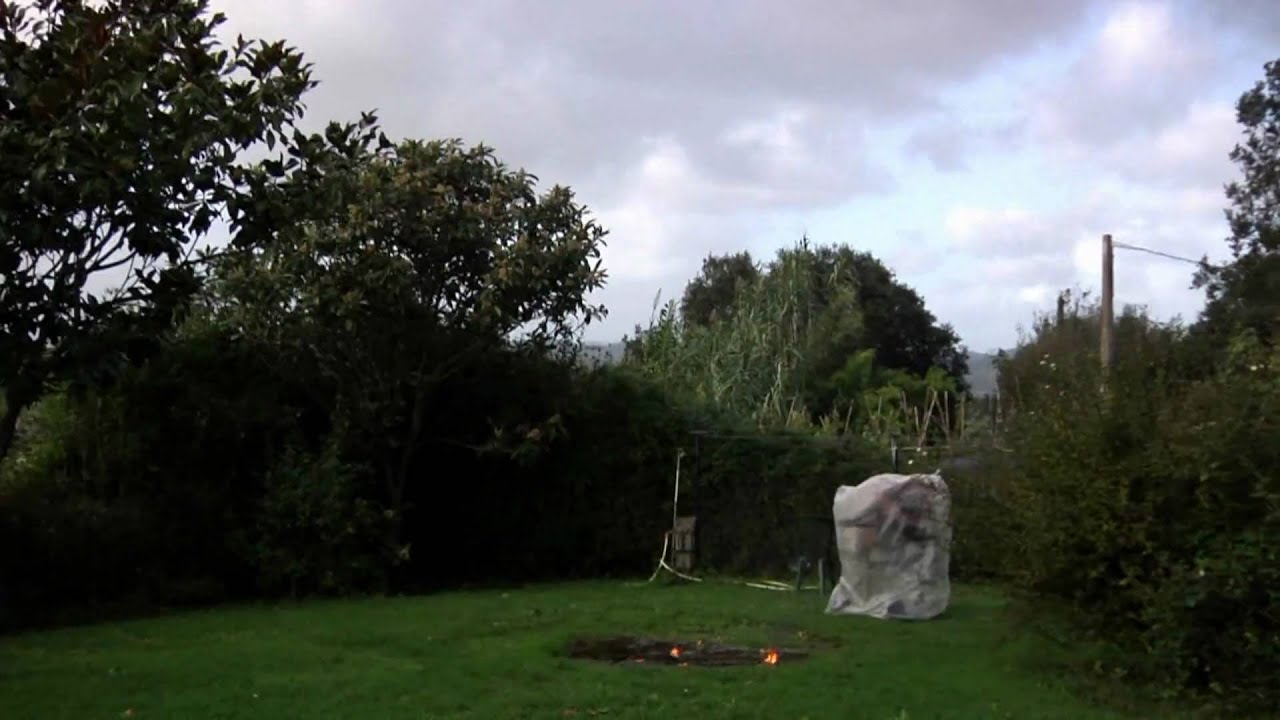 sfx - small explosion - YouTube