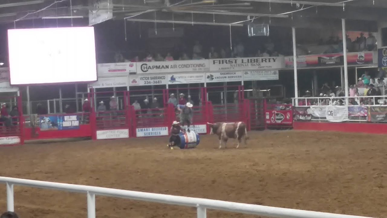 Bull madness at TVE Rodeo in Liberty, Texas 2015 - YouTube