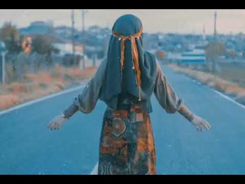 Bir şehir düşün, içinde yaşıyorsun ama orada değilsin. Orada yaşayan sen değilsin..